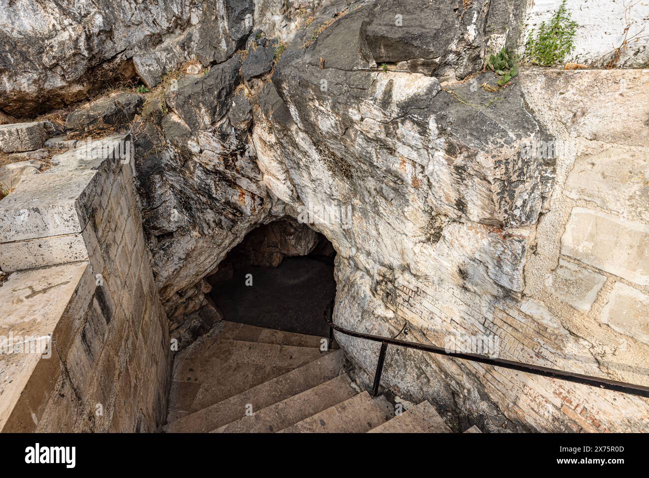 People visiting the sacred place, Eshab-i Kehf Cave ( Seven Sleepers ...