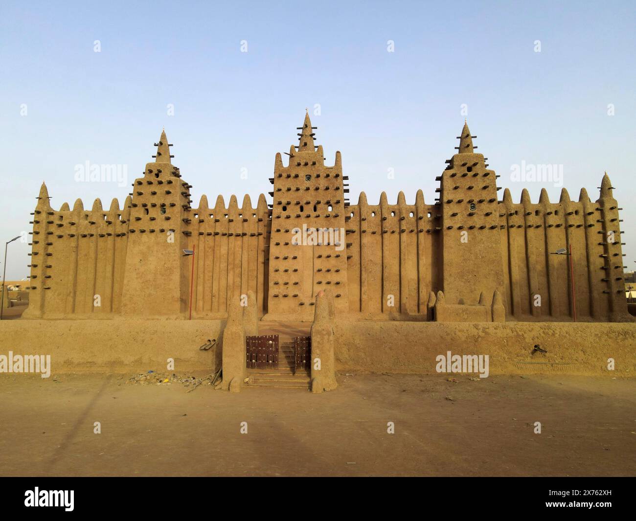 FILE- The world's largest mud-brick building, the Great Mosque of ...
