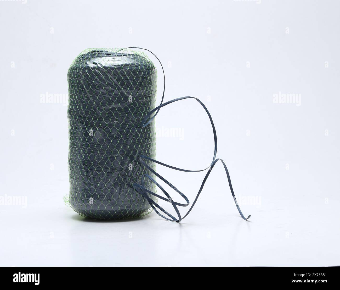 Rope coil green hi-res stock photography and images - Alamy