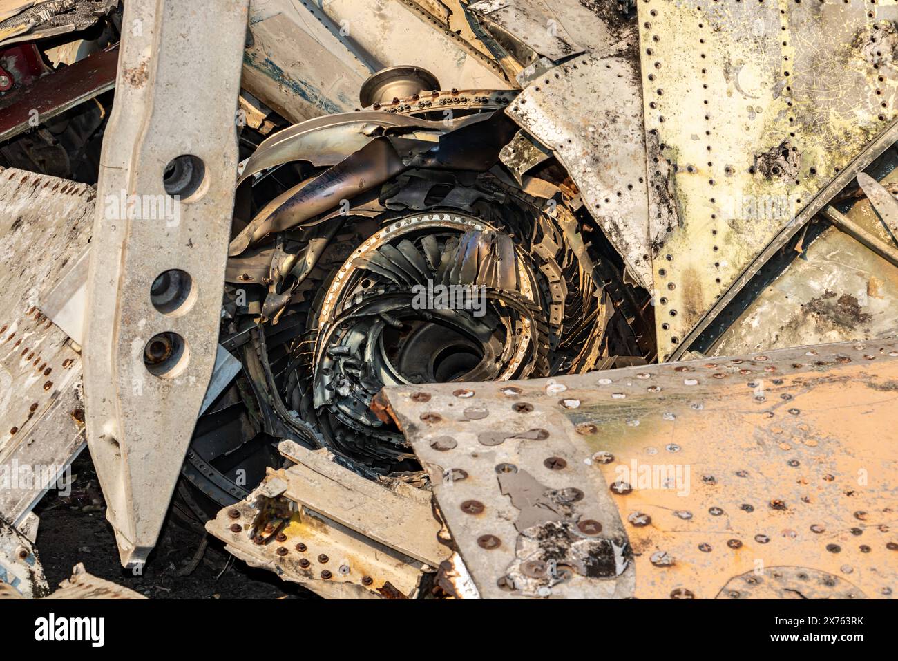 Fuselage damage hi-res stock photography and images - Alamy