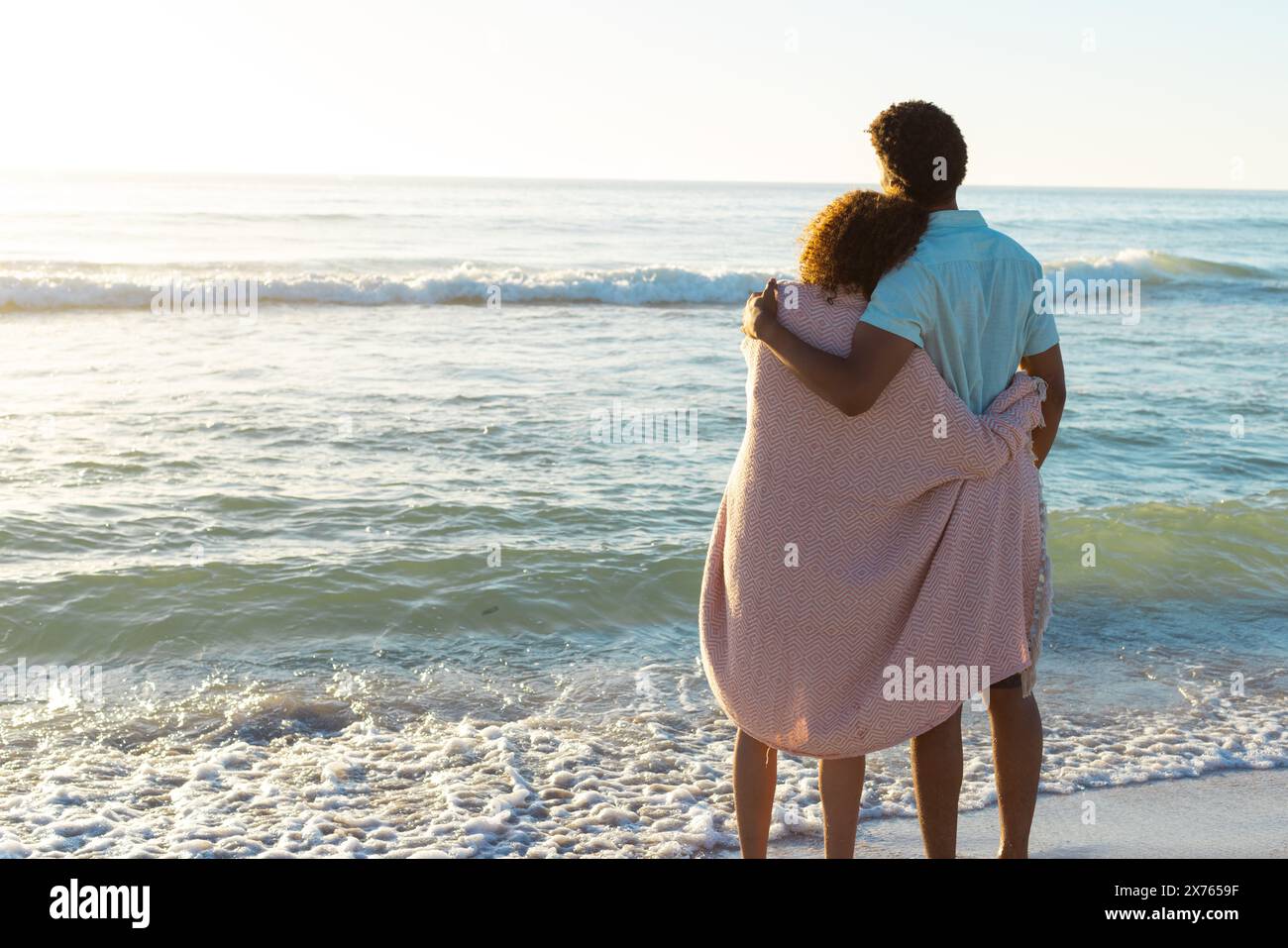 Embracing couple sharing moment hi-res stock photography and images - Alamy