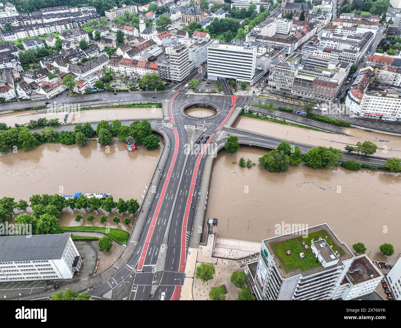 18 May 2024, Saarland, Saarbrücken: The A620 urban highway in flood ...