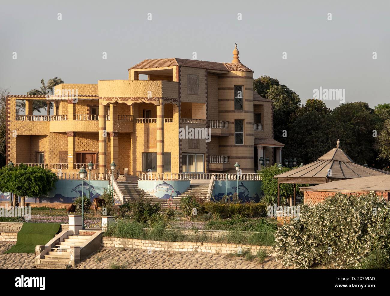 Modern properties on Section of Nile river bank, Egypt Stock Photo - Alamy