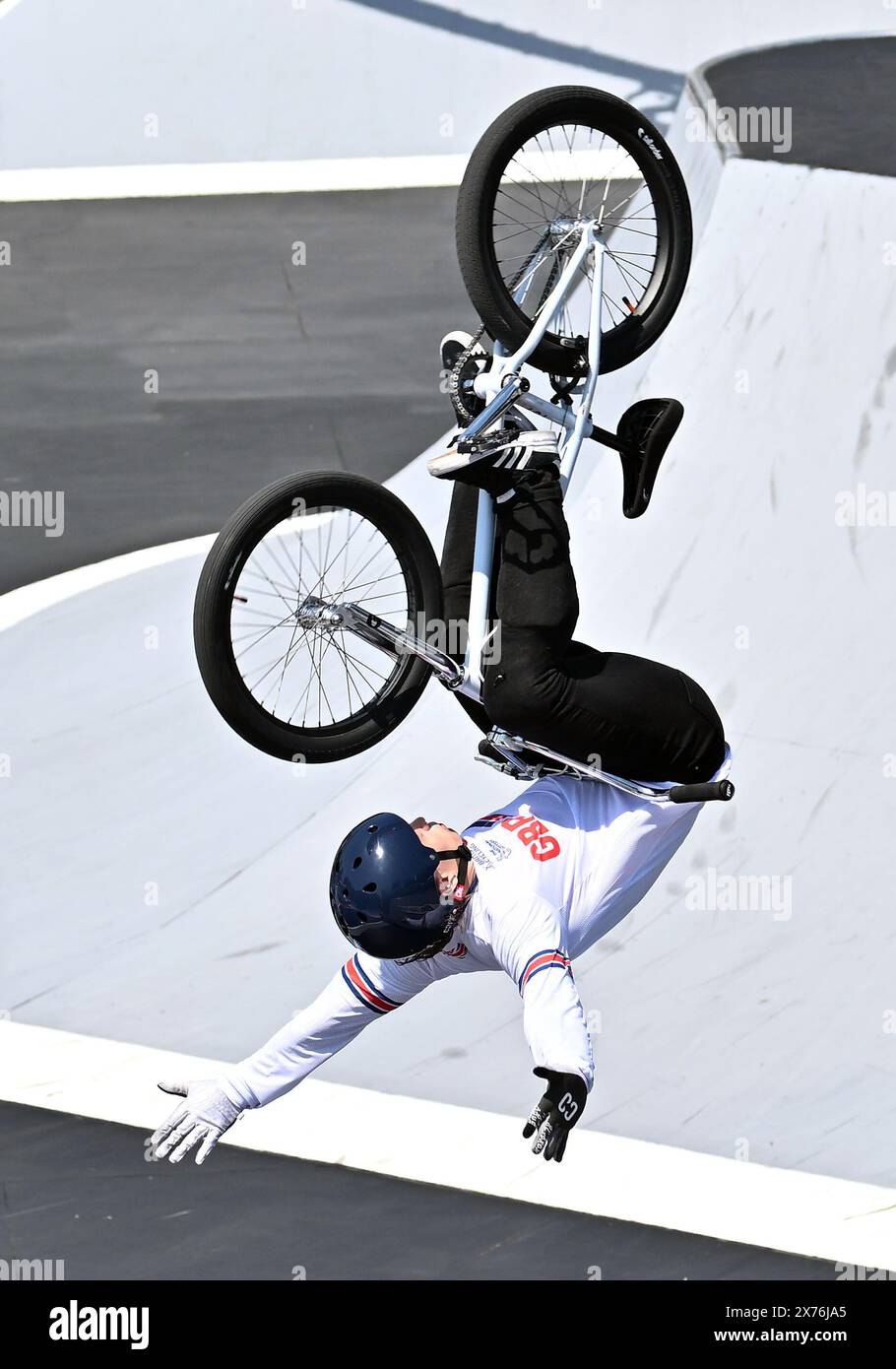 Shanghai. 18th May, 2024. Darren David Kieran Reilly competes during ...