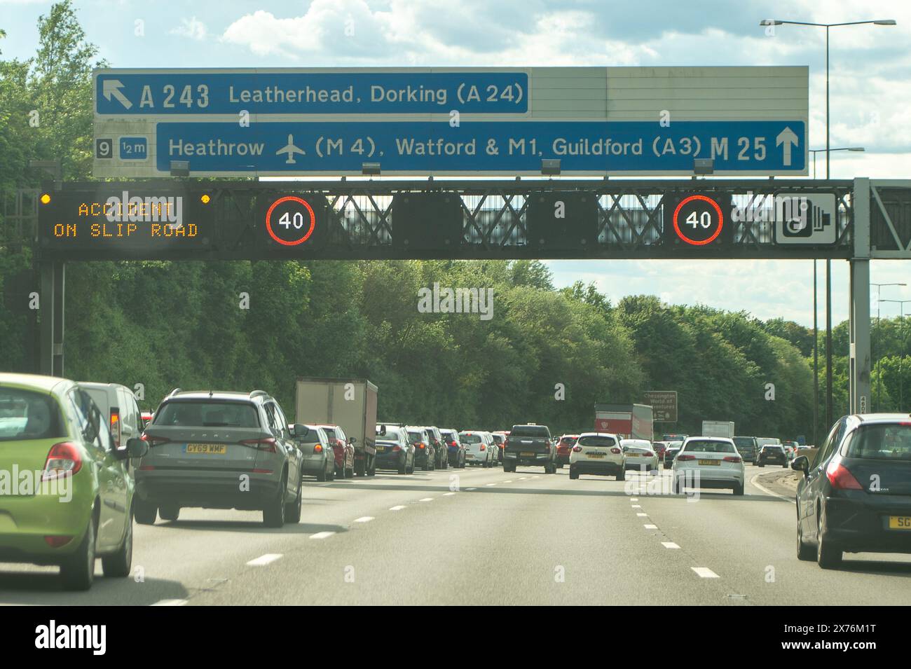 Surrey, UK. 18th May, 2024. It was a busy rush hour on the M25 Motorway ...