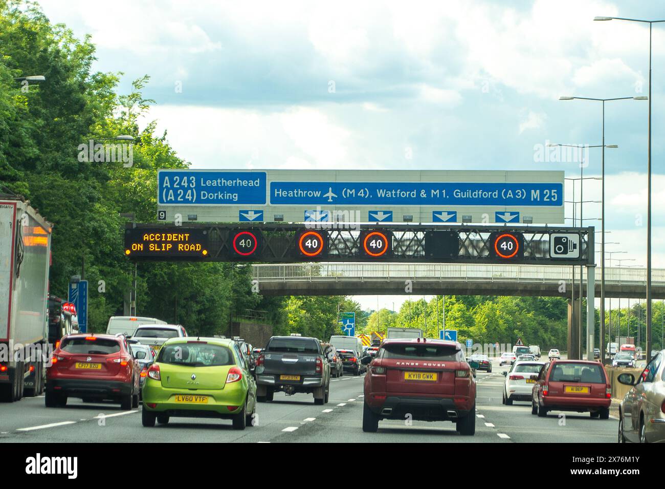 Surrey, UK. 18th May, 2024. It was a busy rush hour on the M25 Motorway ...