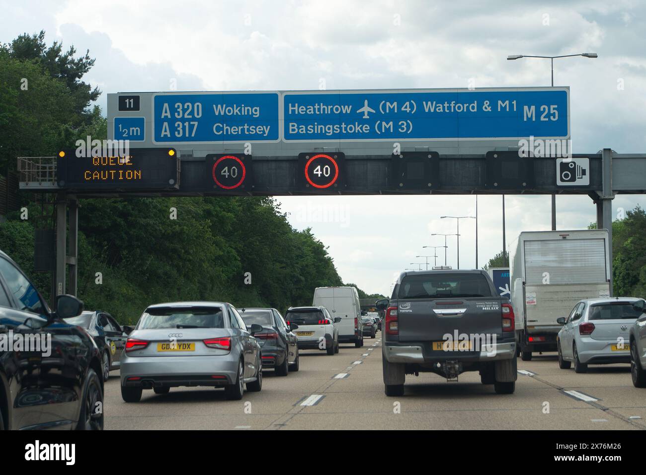 Surrey, UK. 18th May, 2024. It was a busy rush hour on the M25 Motorway ...