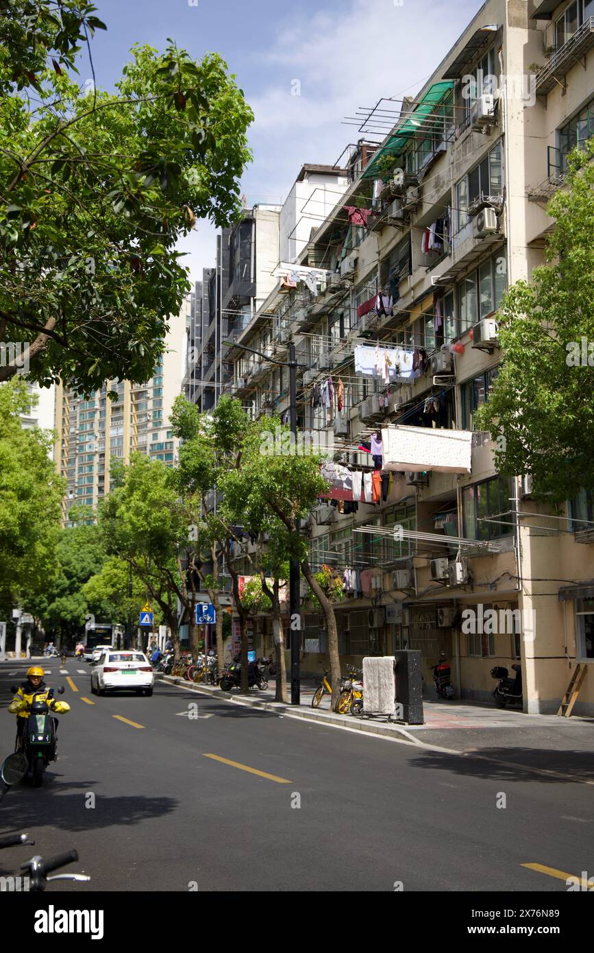 Shanghai skyline old hi-res stock photography and images - Alamy