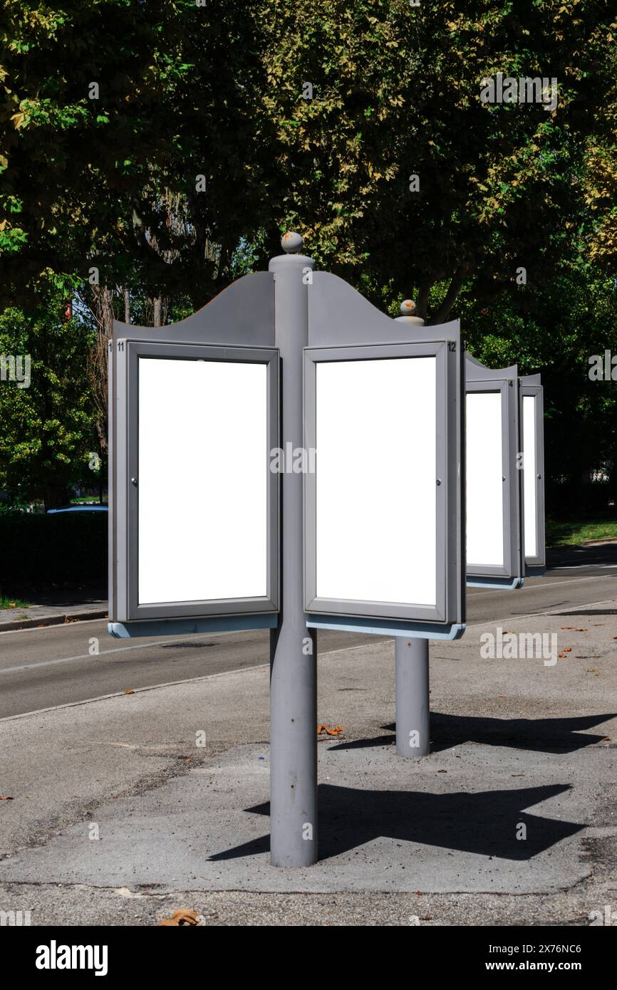 empty bulletin boards in park Stock Photo - Alamy