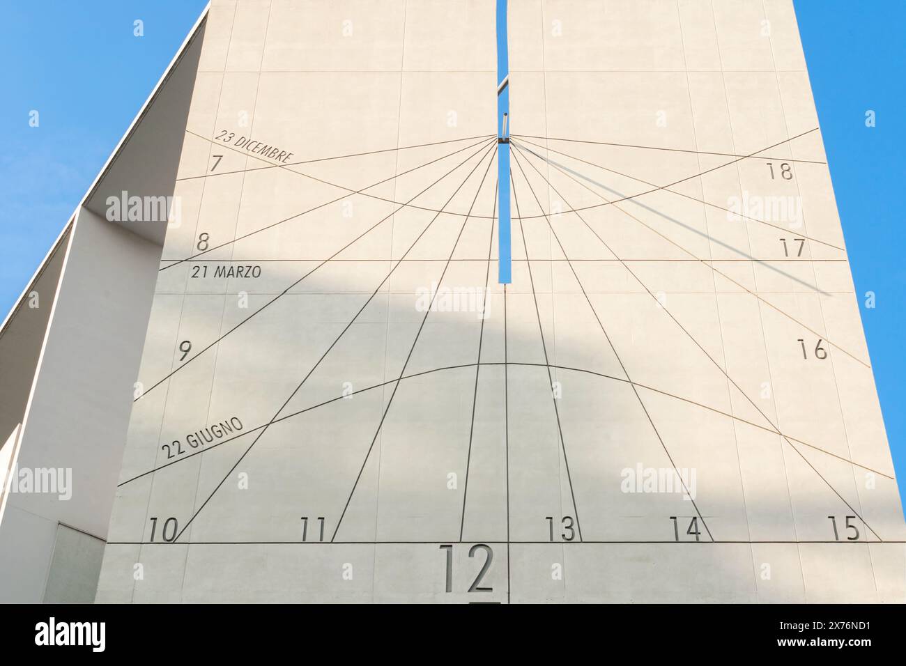 Sundial on modern building hi-res stock photography and images - Alamy