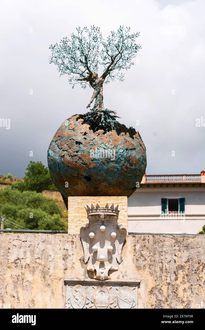 Metal sculpture structure intricate hi-res stock photography and images ...