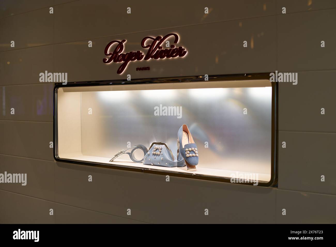 HONG KONG, CHINA - DECEMBER 05, 2023: Roger Vivier store in Landmark ...