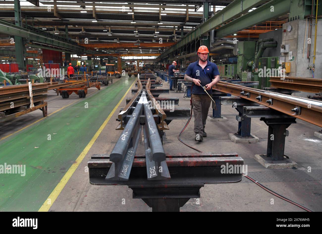 Deutschland, Witten, 17.05.2024 Das Wittener Werk Oberbaustoffe baut ...