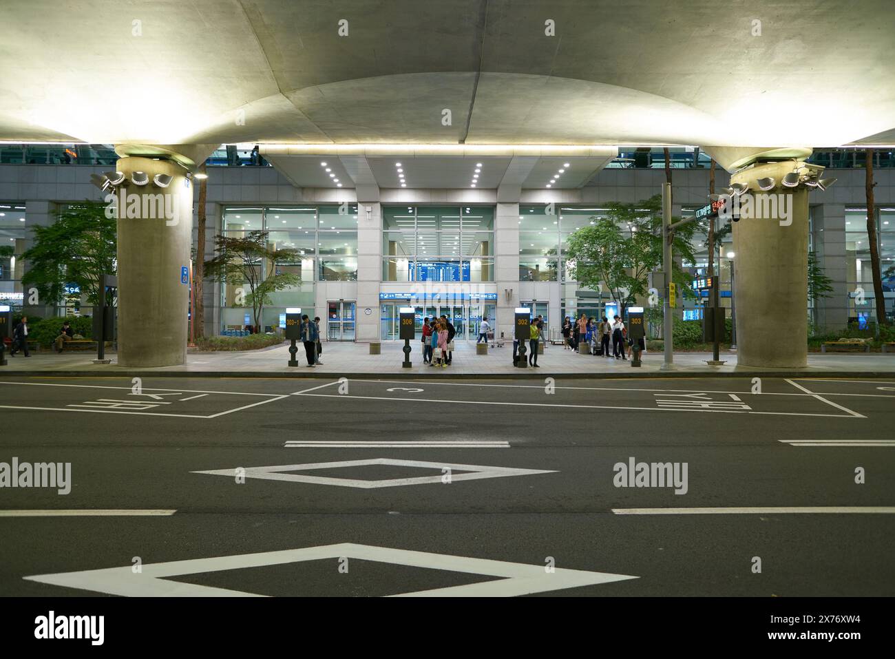 INCHEON, SOUTH KOREA - MAY 17, 2017: people at Incheon International ...
