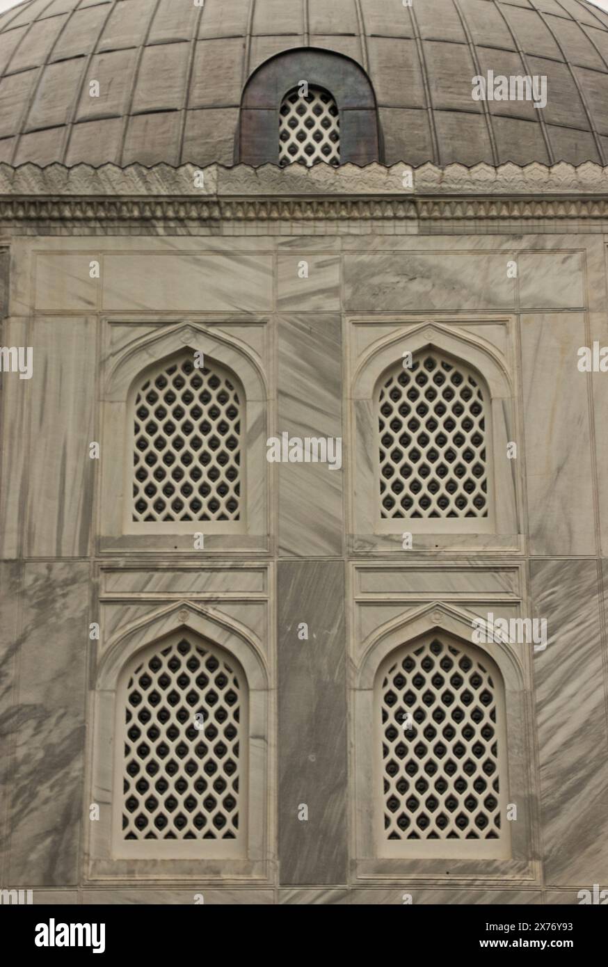 The Topkapi Palace, one of the largest and most eye-catching structures ...