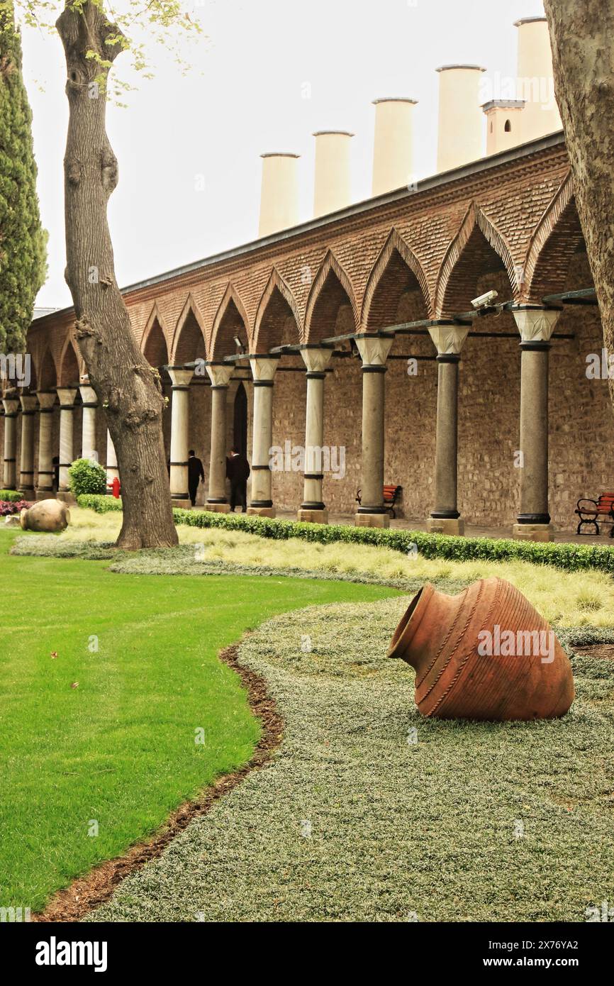 The Topkapi Palace, one of the largest and most eye-catching structures ...