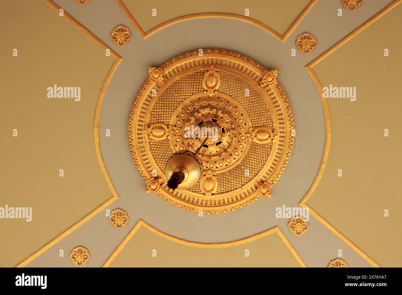 The Topkapi Palace, one of the largest and most eye-catching structures ...