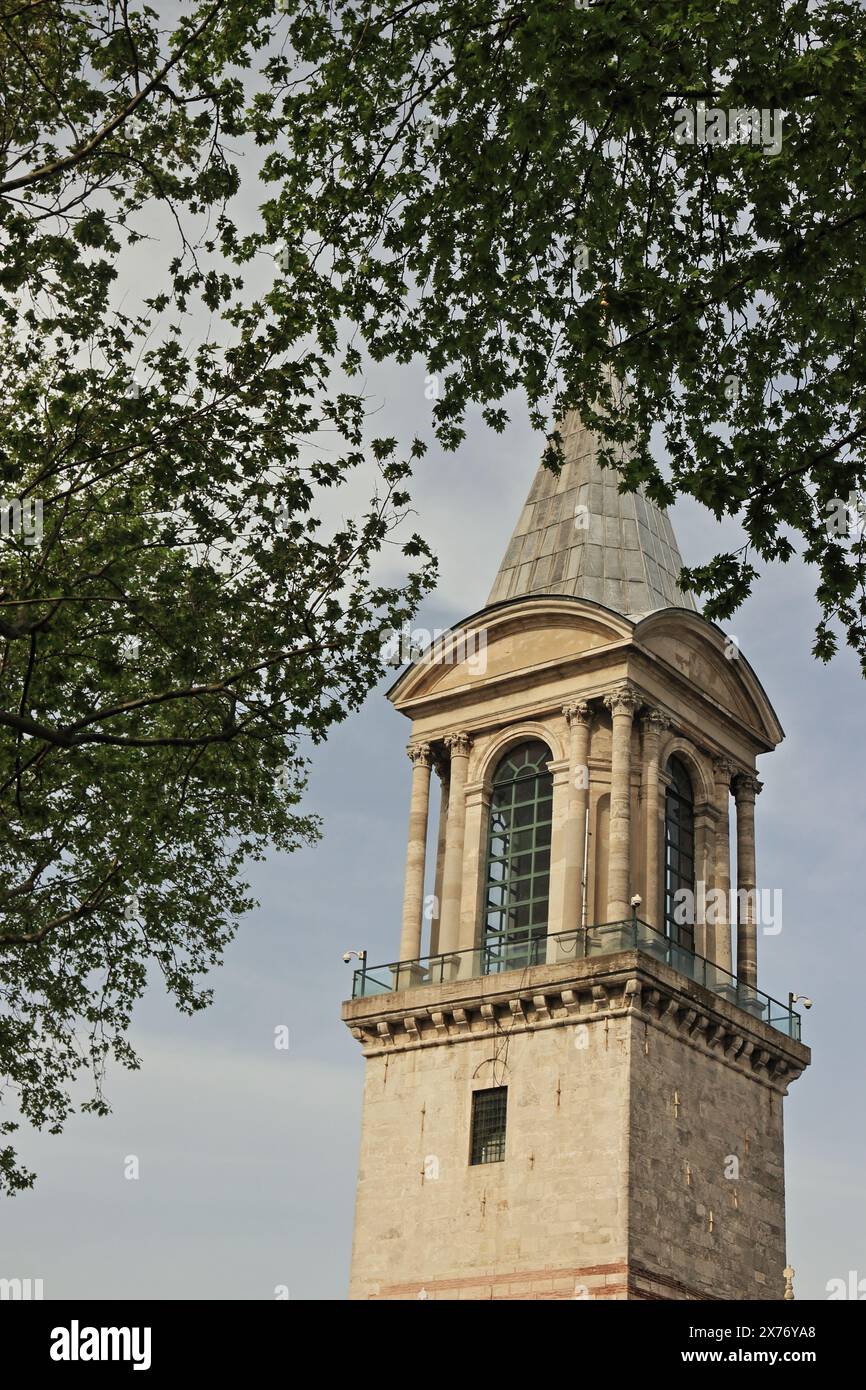 The Topkapi Palace, one of the largest and most eye-catching structures ...