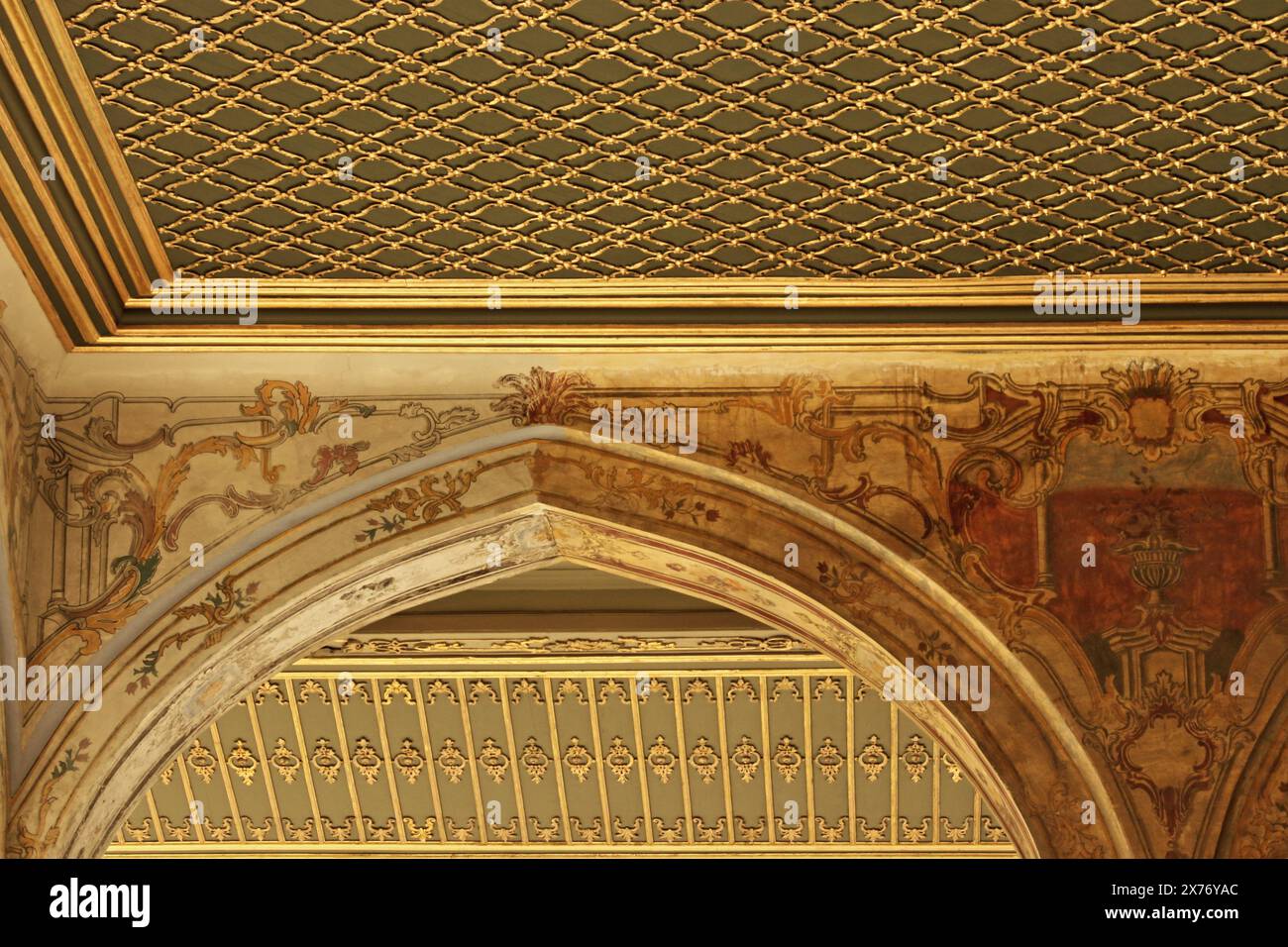 The Topkapi Palace, one of the largest and most eye-catching structures ...