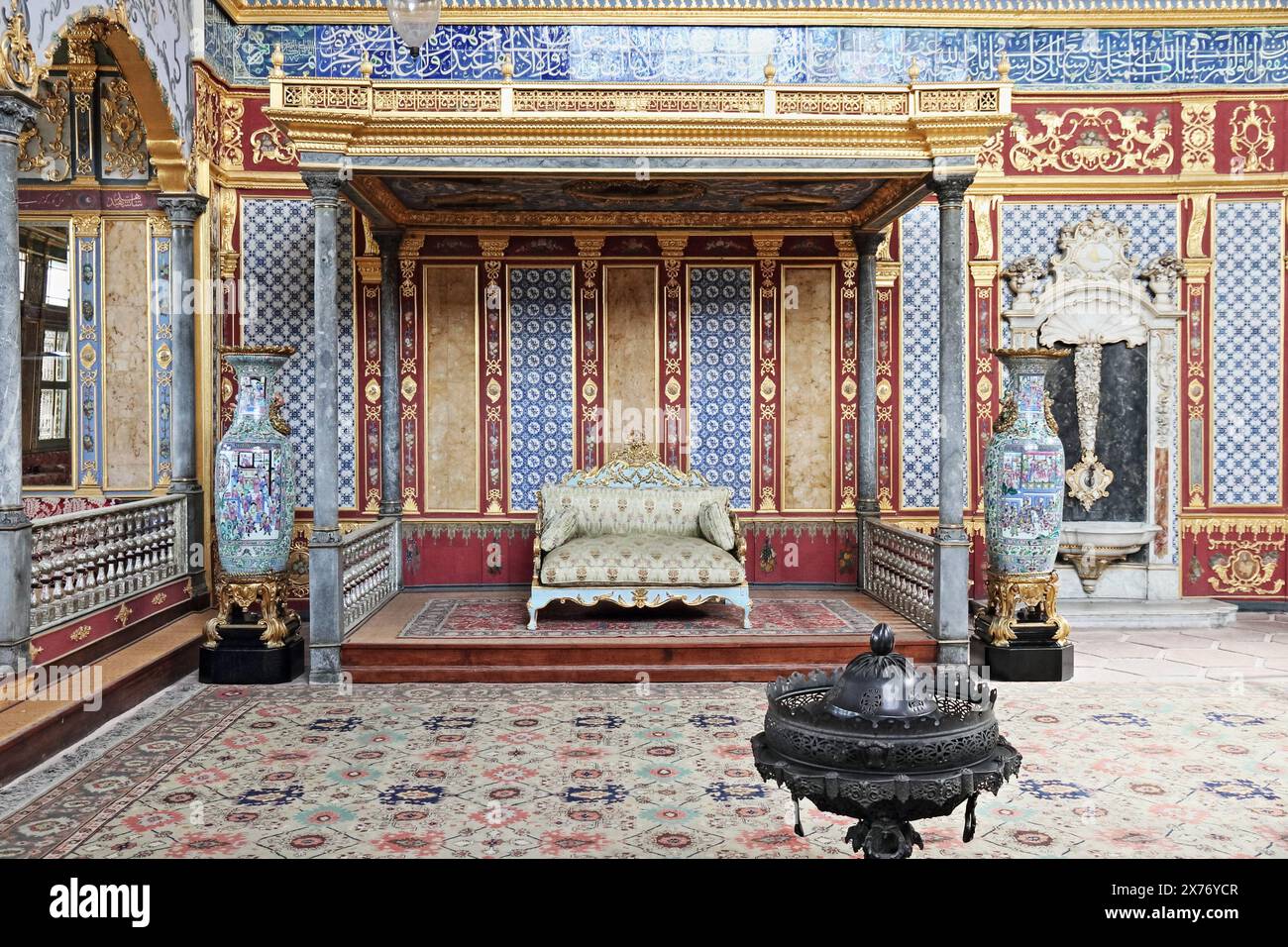 Imperial mint topkapi palace istanbul hi-res stock photography and ...