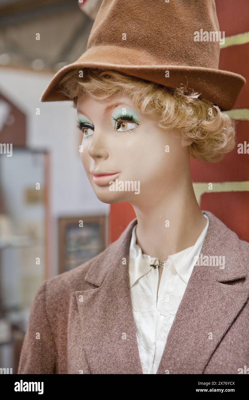 A classic 1950's style female mannequin Stock Photo - Alamy