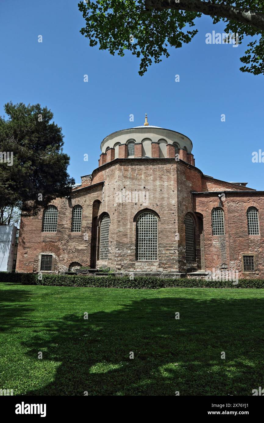 The Topkapi Palace, one of the largest and most eye-catching structures ...