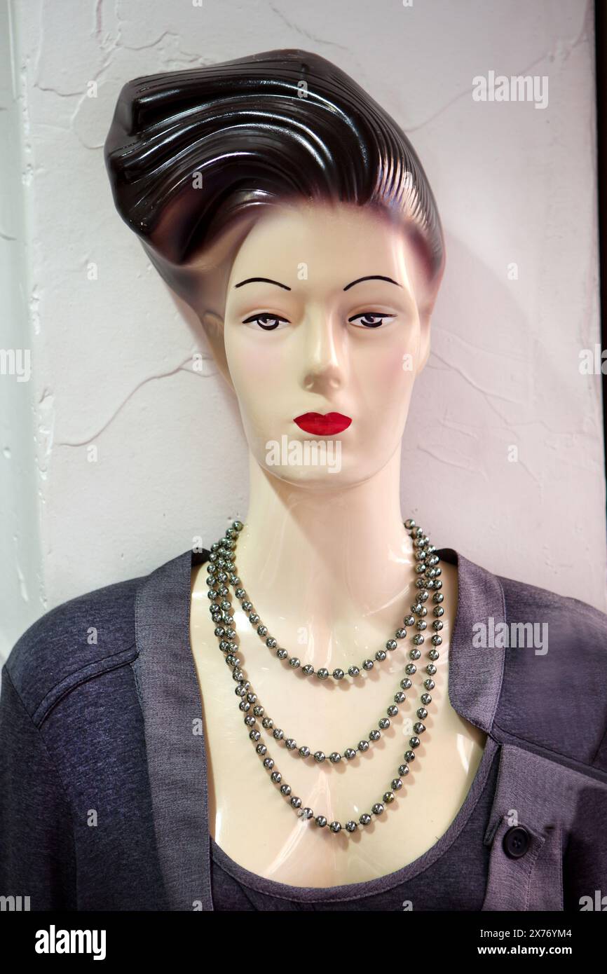 A classic fashion mannequin Stock Photo - Alamy