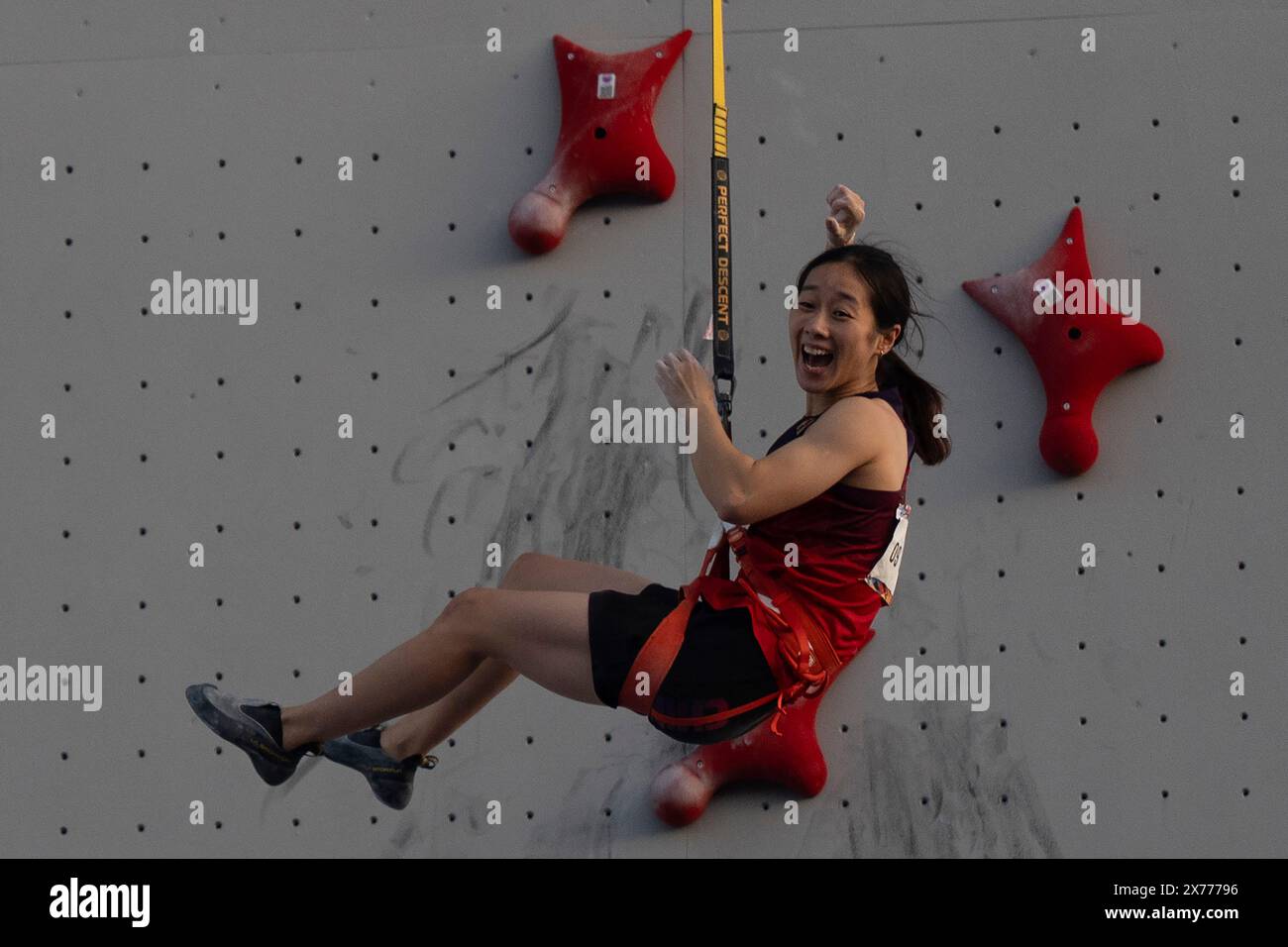 China's Zhou Yufei, reacts after beating Indonesia's Rajiah ...