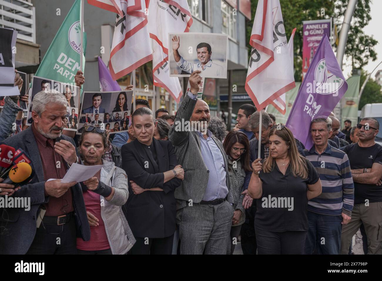 108 people hi-res stock photography and images - Alamy