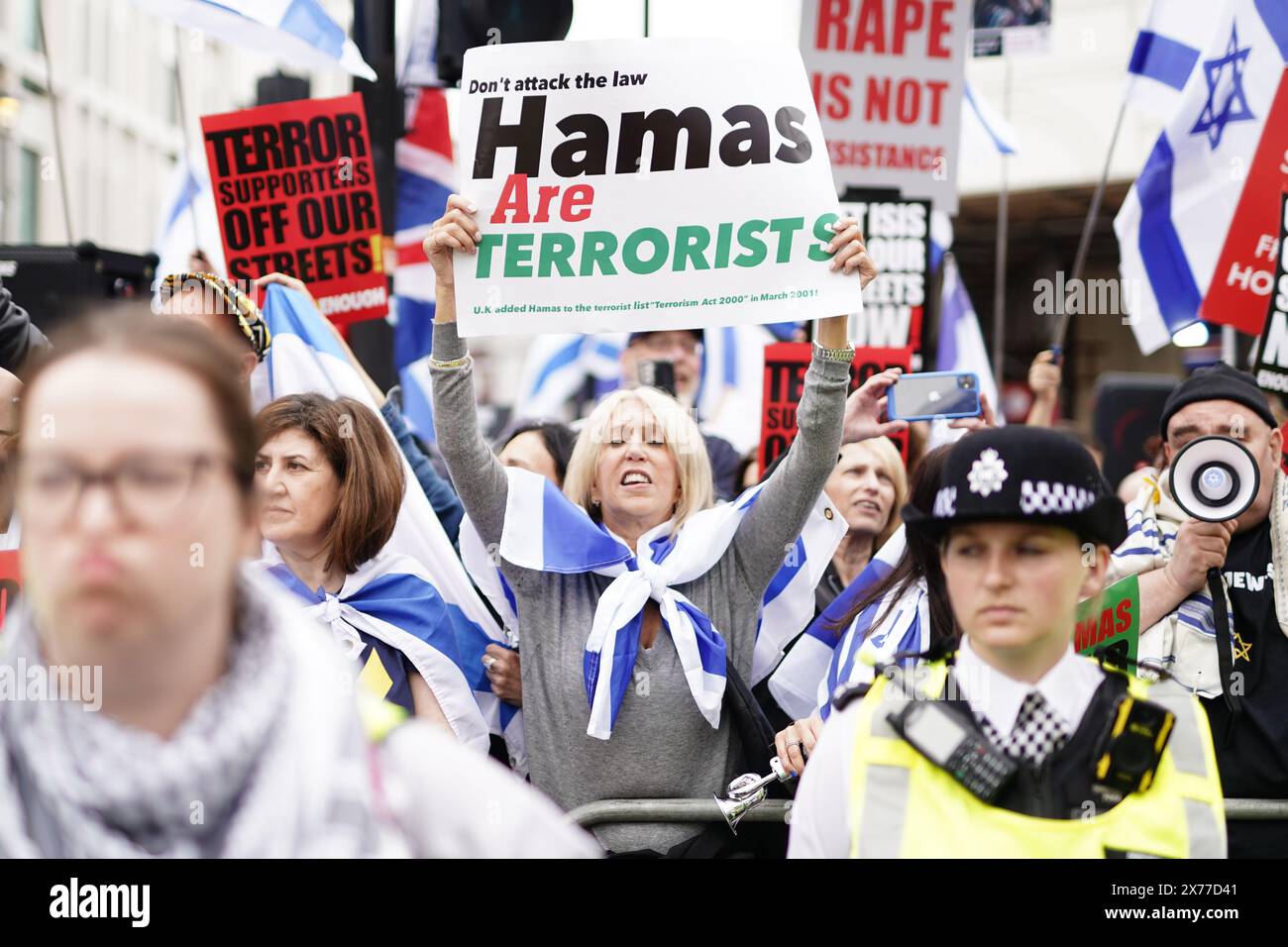 A counter demonstration at Piccadilly Circus as a Nakba 76 pro ...