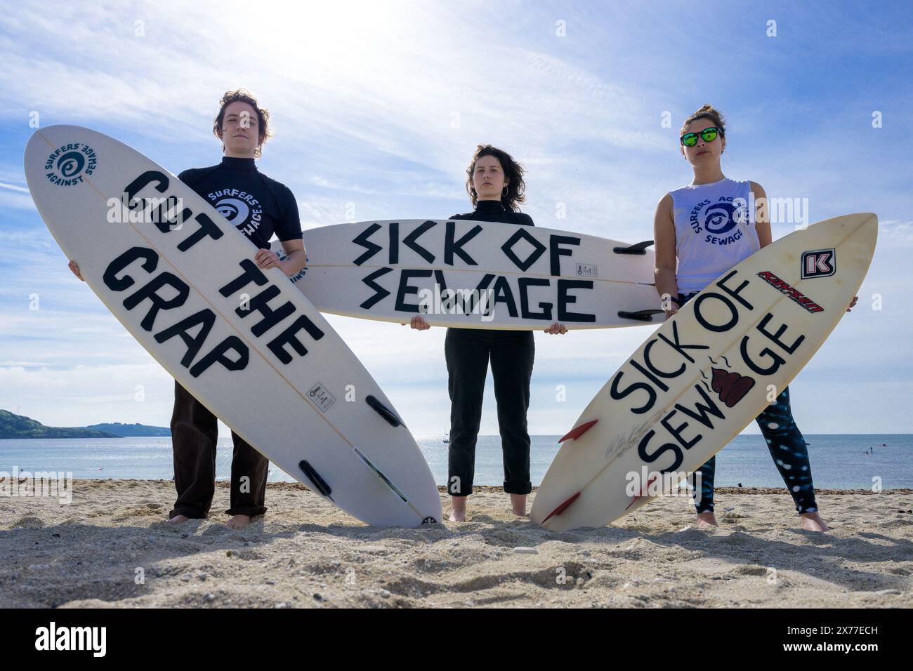 EDITORIAL USE ONLY NOTE LANGUAGE ON PLACARDS Lucy Luck, Evelyn Hull and ...