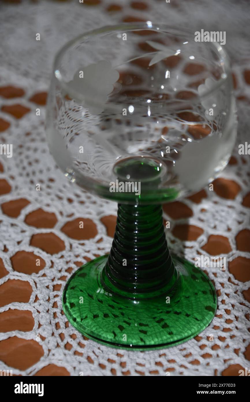 Verre vert transparent hi-res stock photography and images - Alamy