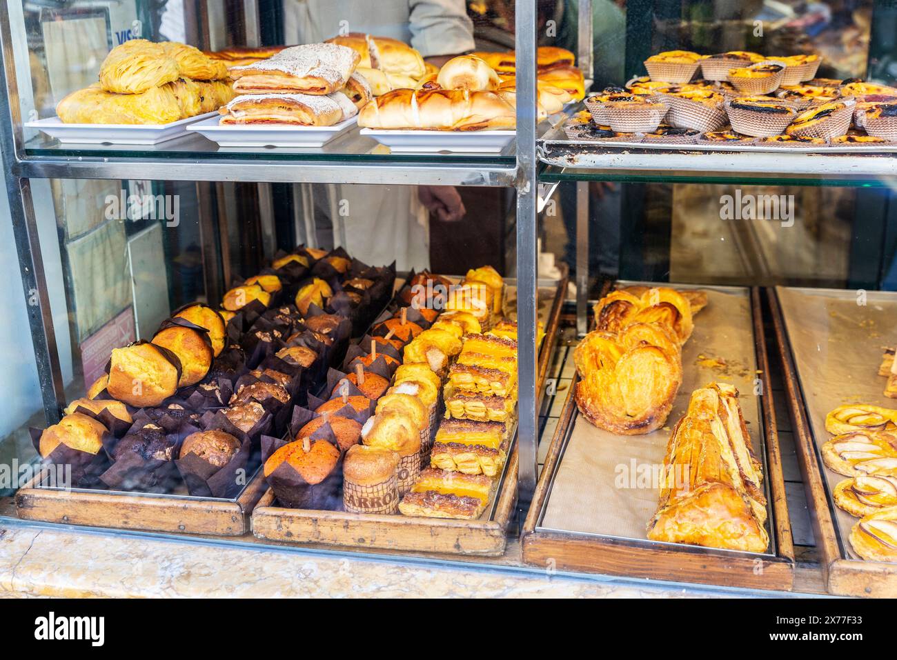 Display of a pastry and bakery shop in the old town of Porto or Oporto ...