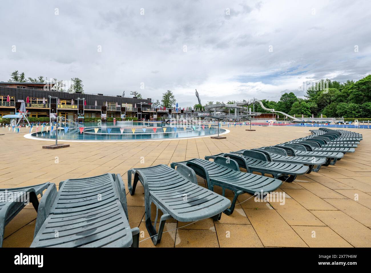 Hradec Kralove, Czech Republic. 18th May, 2024. The Flosna swimming ...