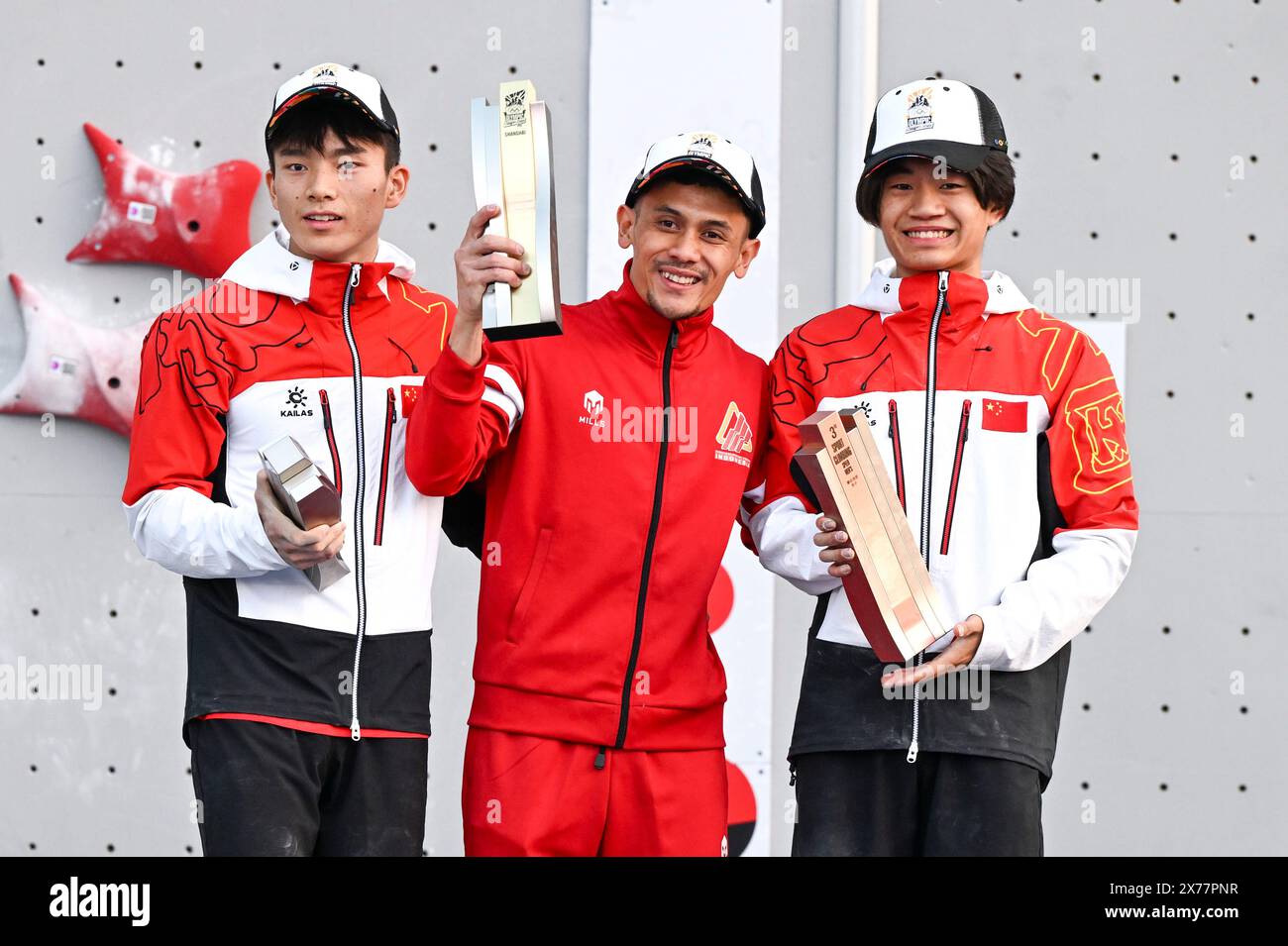 Shanghai, Wu Peng (L) of China and bronze medalist Wang Xinshang of ...