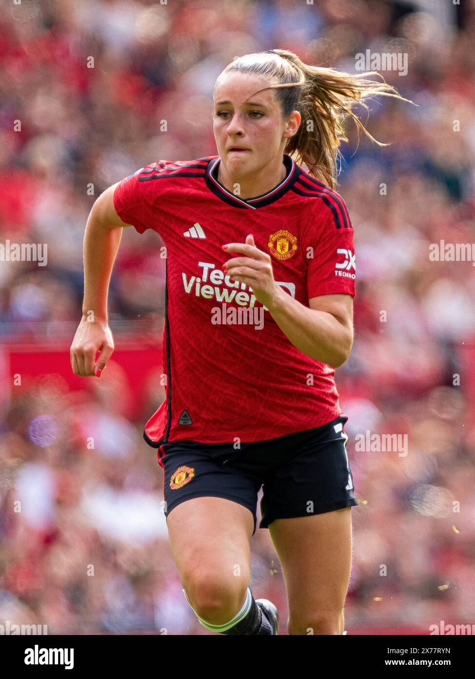 Ella chamberlain hi-res stock photography and images - Alamy