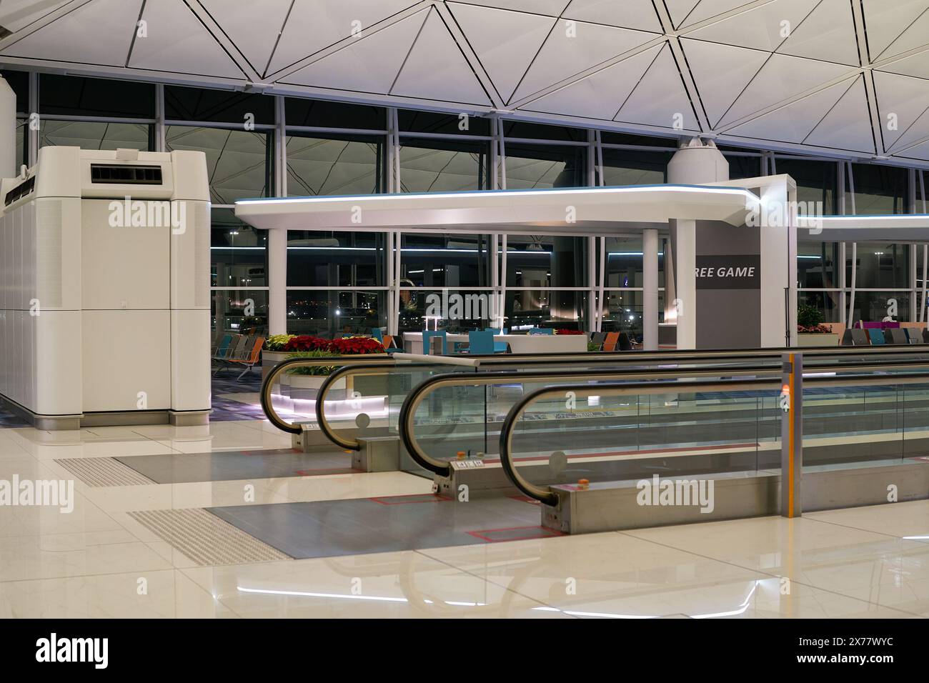 HONG KONG, CHINA - DECEMBER 08, 2023: moving walkway in Hong Kong ...