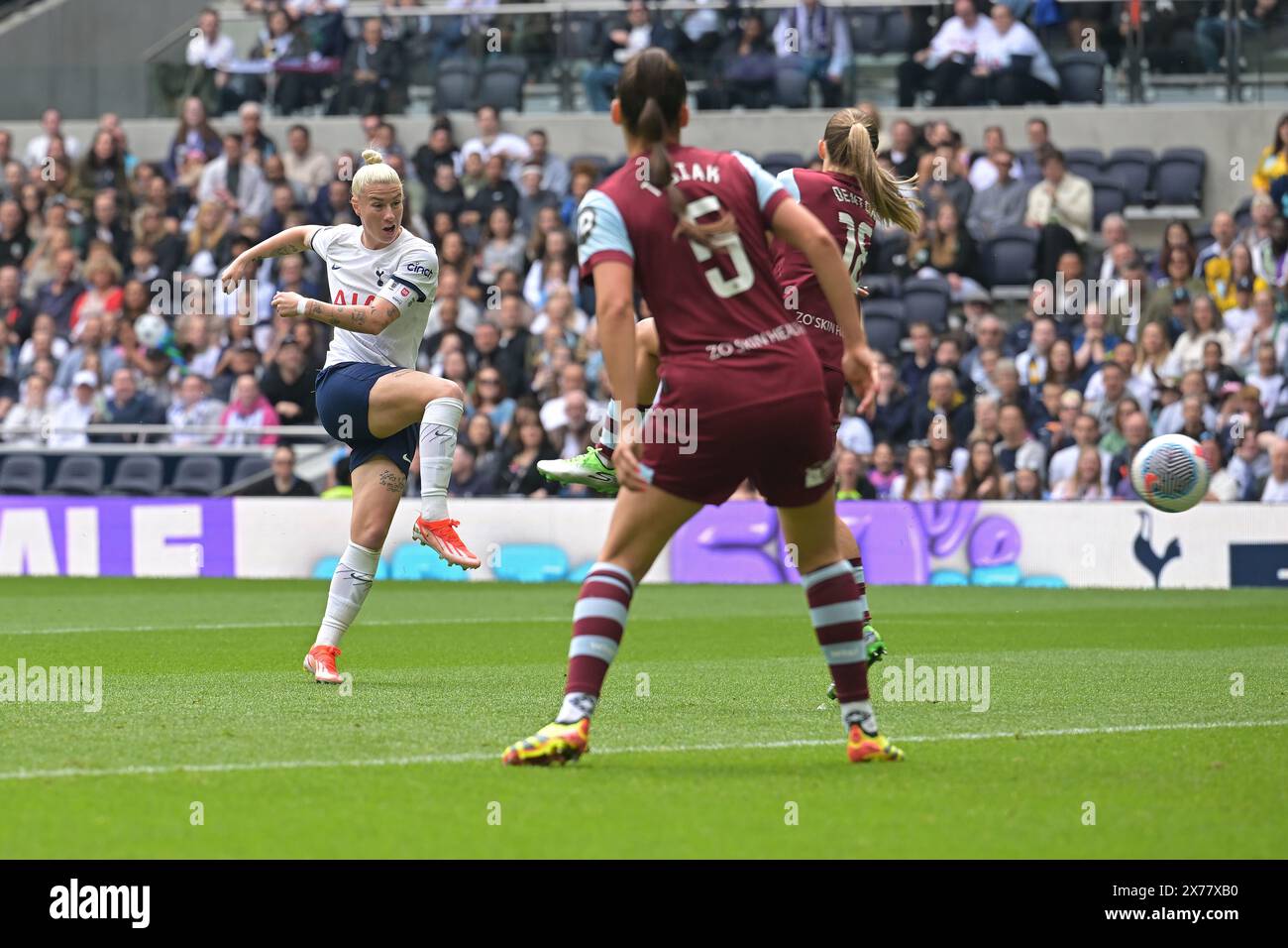 Bethany england tottenham hotspur hi-res stock photography and images ...