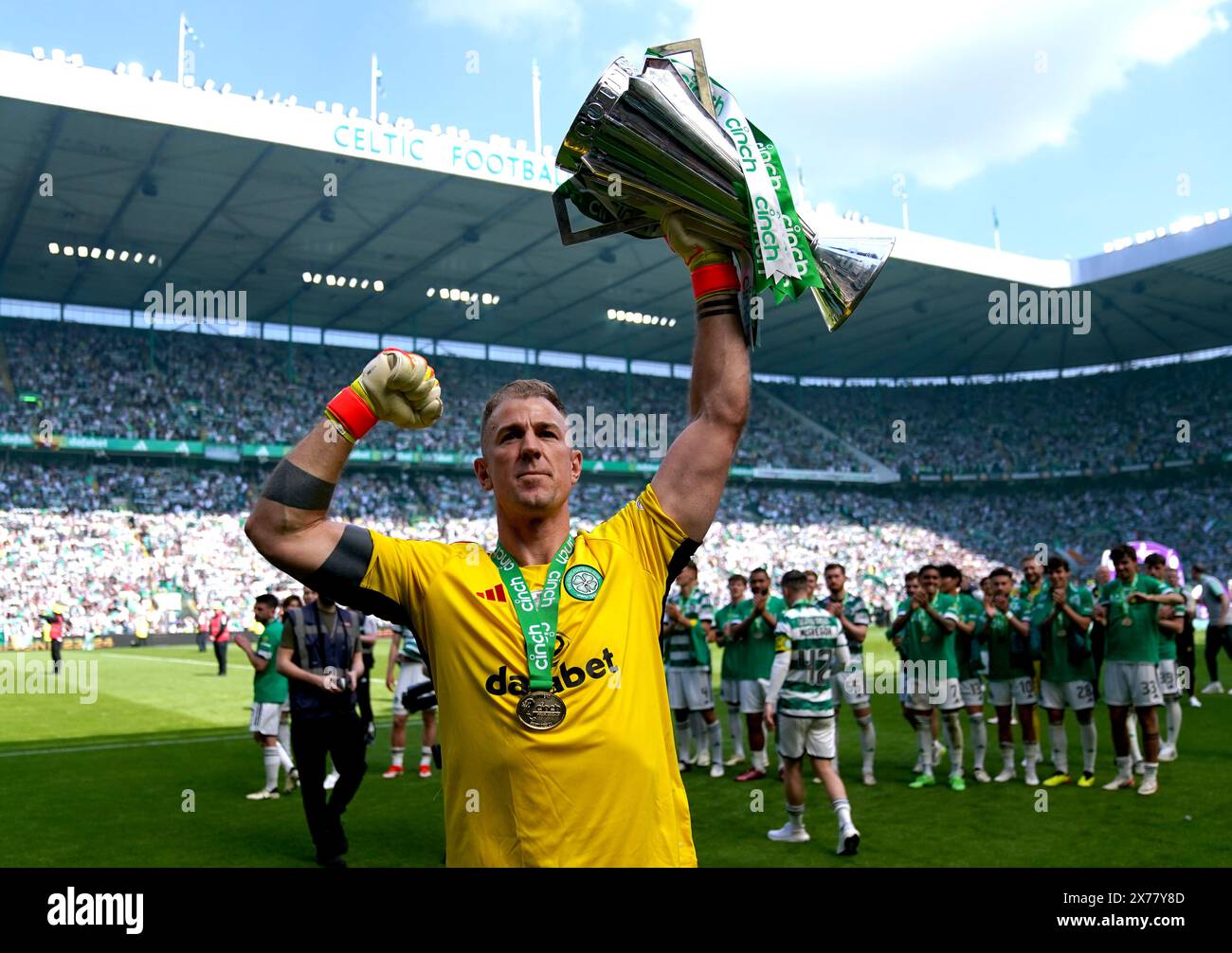Celtic goalkeeper Joe Hart celebrates with trophy at the end of the ...
