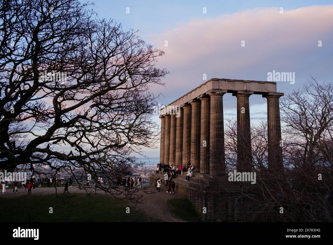 Edinburgh Scotland: 13th Feb 2024: Tourists enjoying the Carlton Hill ...