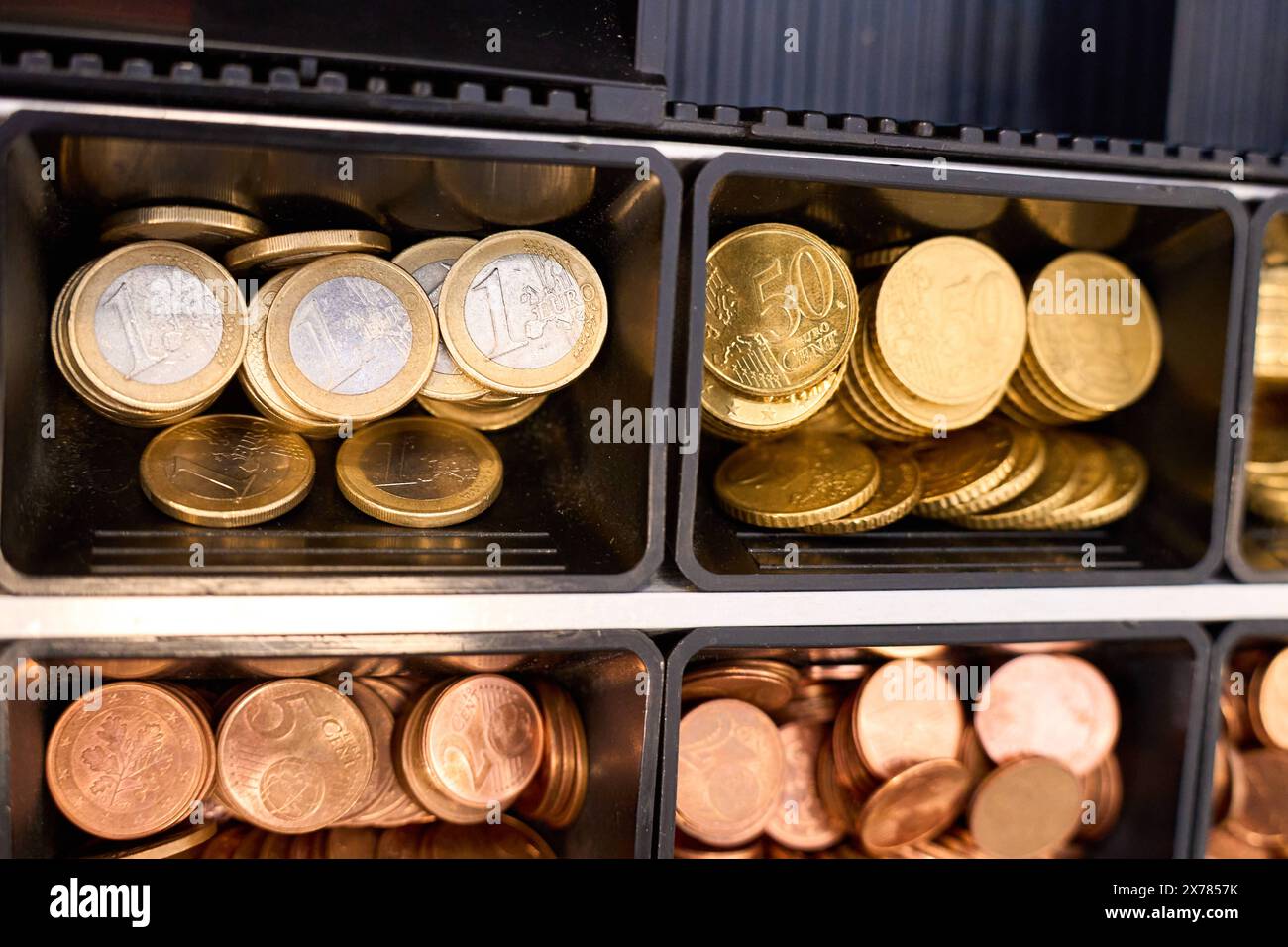 Kassenbestand hi-res stock photography and images - Alamy