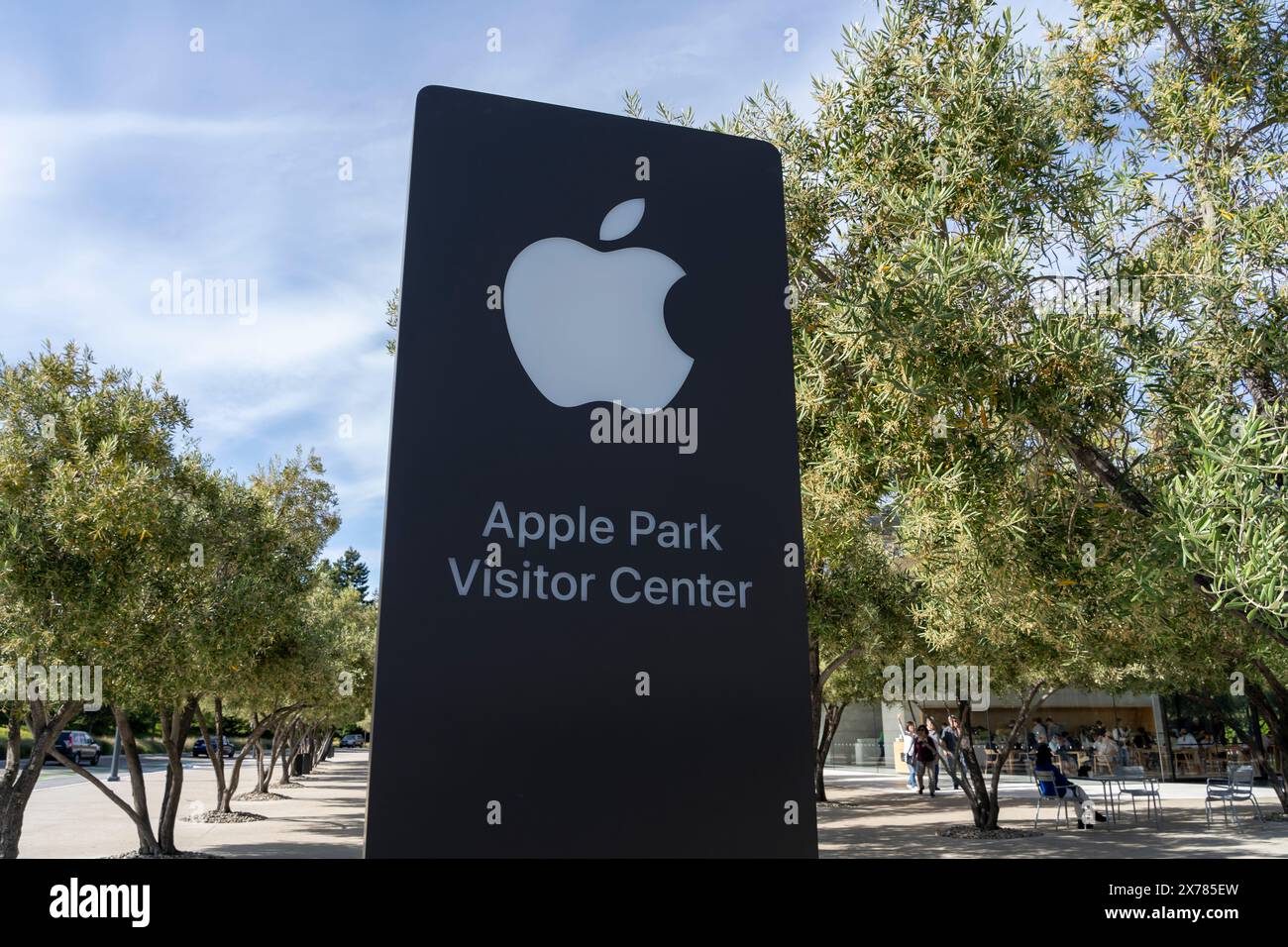 Apple Park Visitor Center in Cupertino, California, USA Stock Photo - Alamy Apple Park Visitor Center in Cupertino, California, USA Stock Photo - Alamy