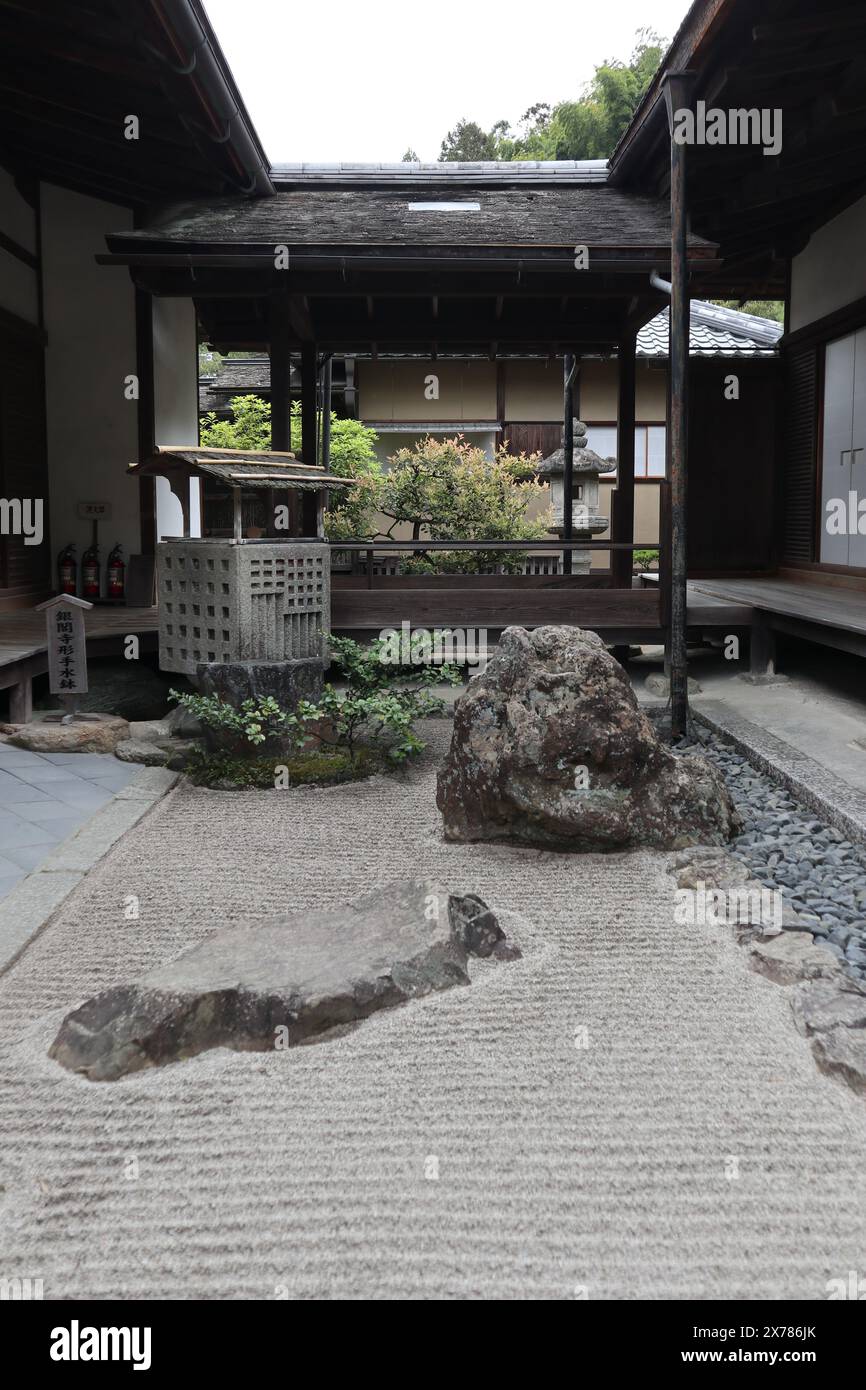 Chozu-ya (water ablution pavilion) in Ginkakuji Temple, Kyoto, Japan ...
