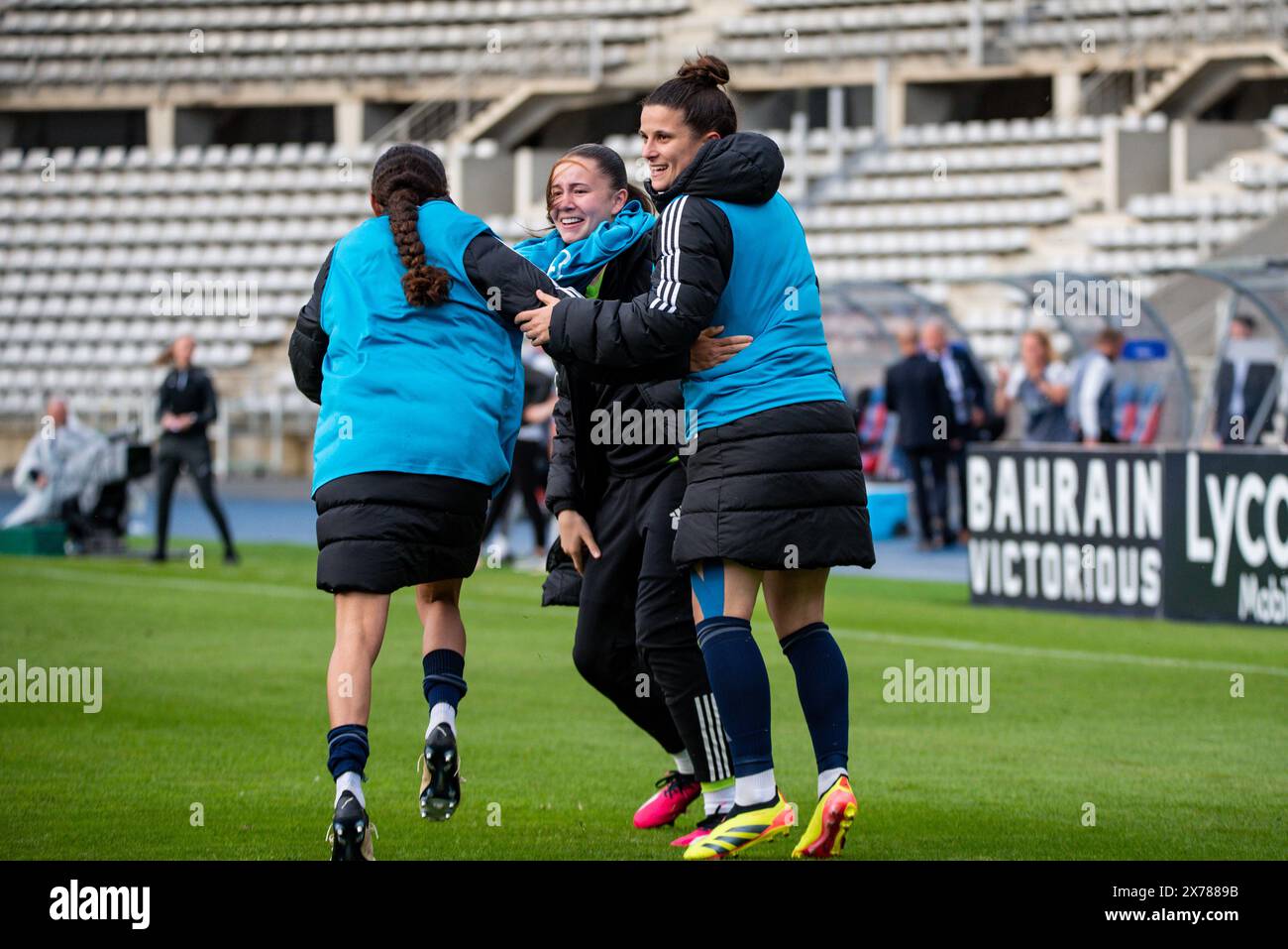 Ines Marques of Paris FC and Mathilde Bourdieu of Paris FC celebrate ...