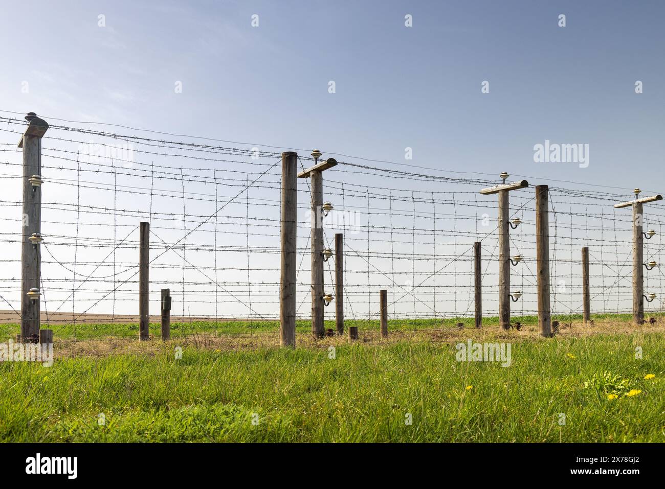 Barbed wire in abandoned bunker hi-res stock photography and images - Alamy