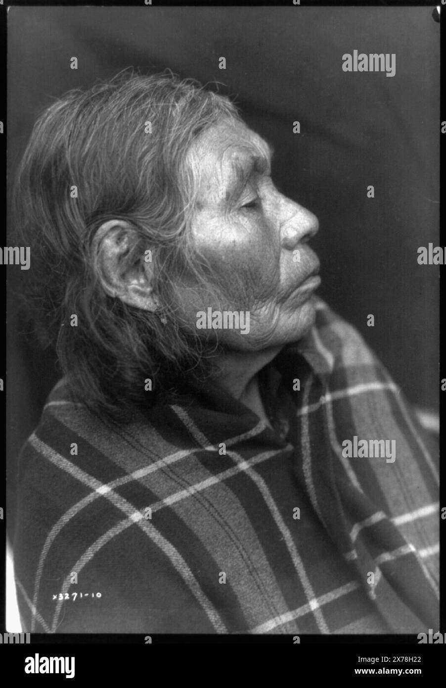 Female chinook Black and White Stock Photos & Images - Alamy
