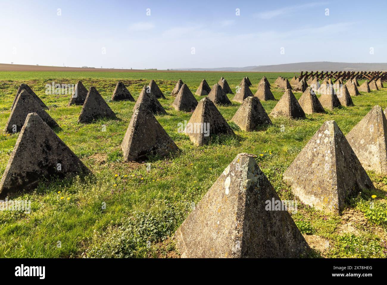 World war tank pyramid hi-res stock photography and images - Alamy