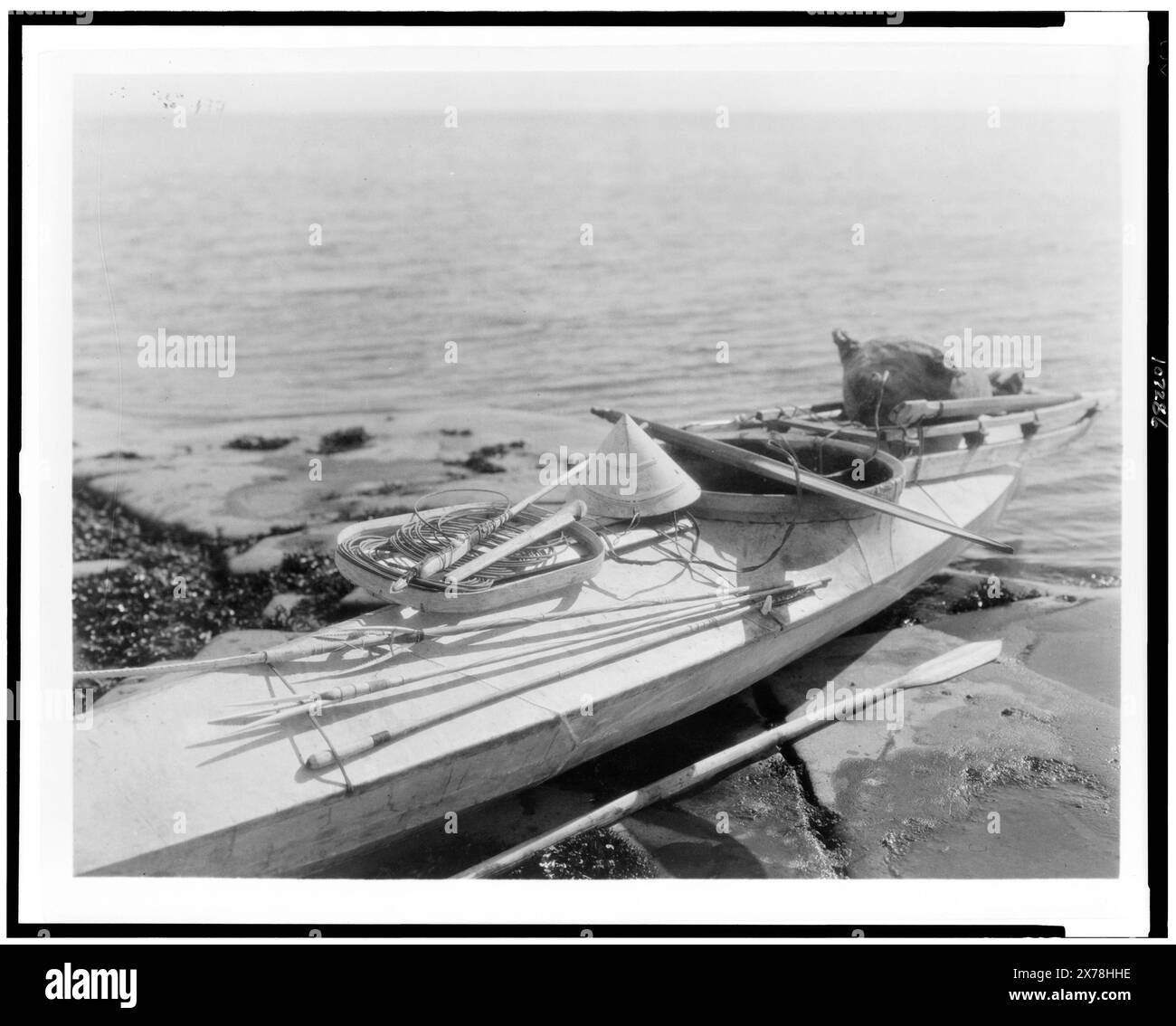 Canoes alaska nunivak island 1920 1930 hi-res stock photography and ...