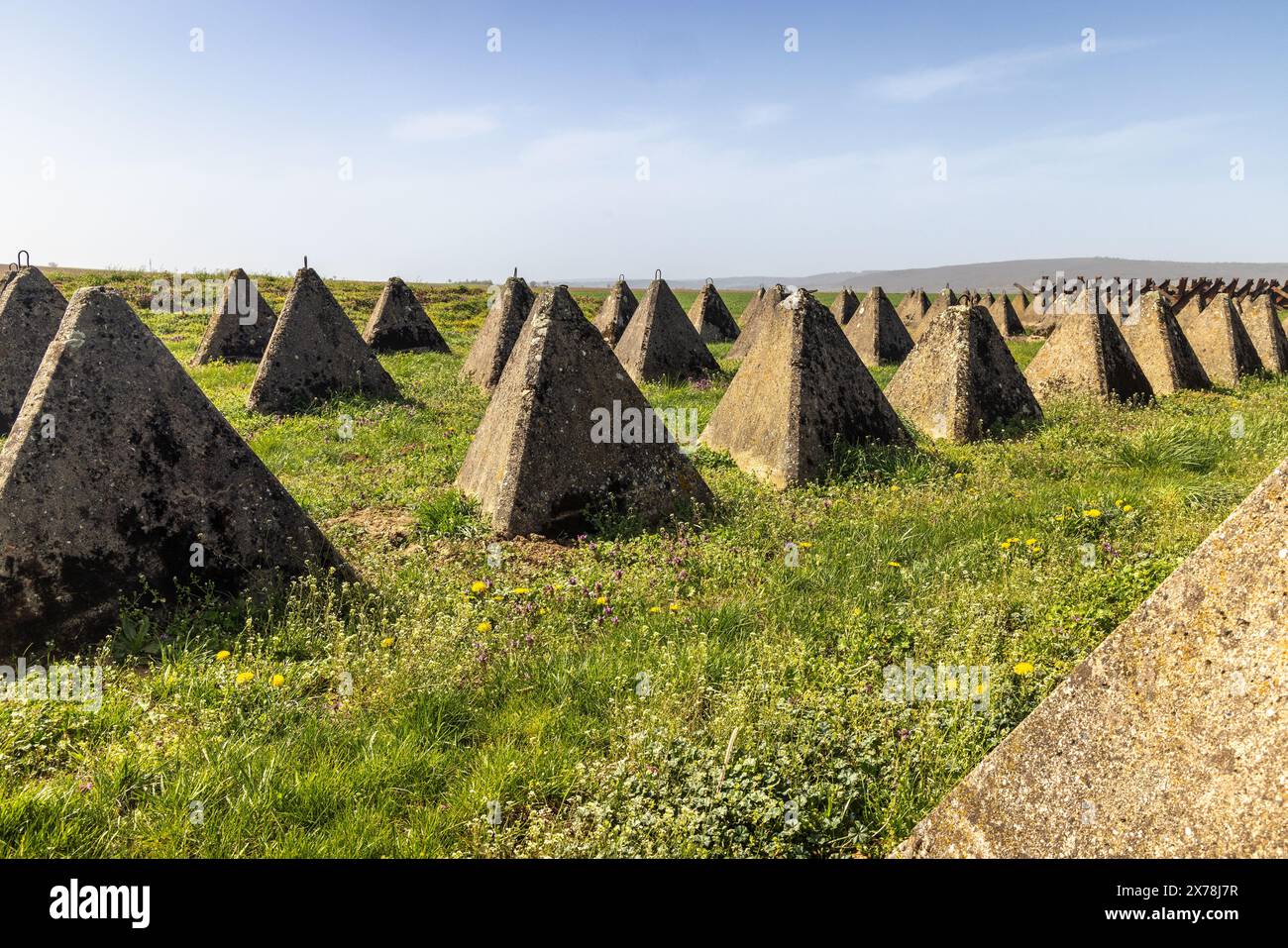 World war tank pyramid hi-res stock photography and images - Alamy