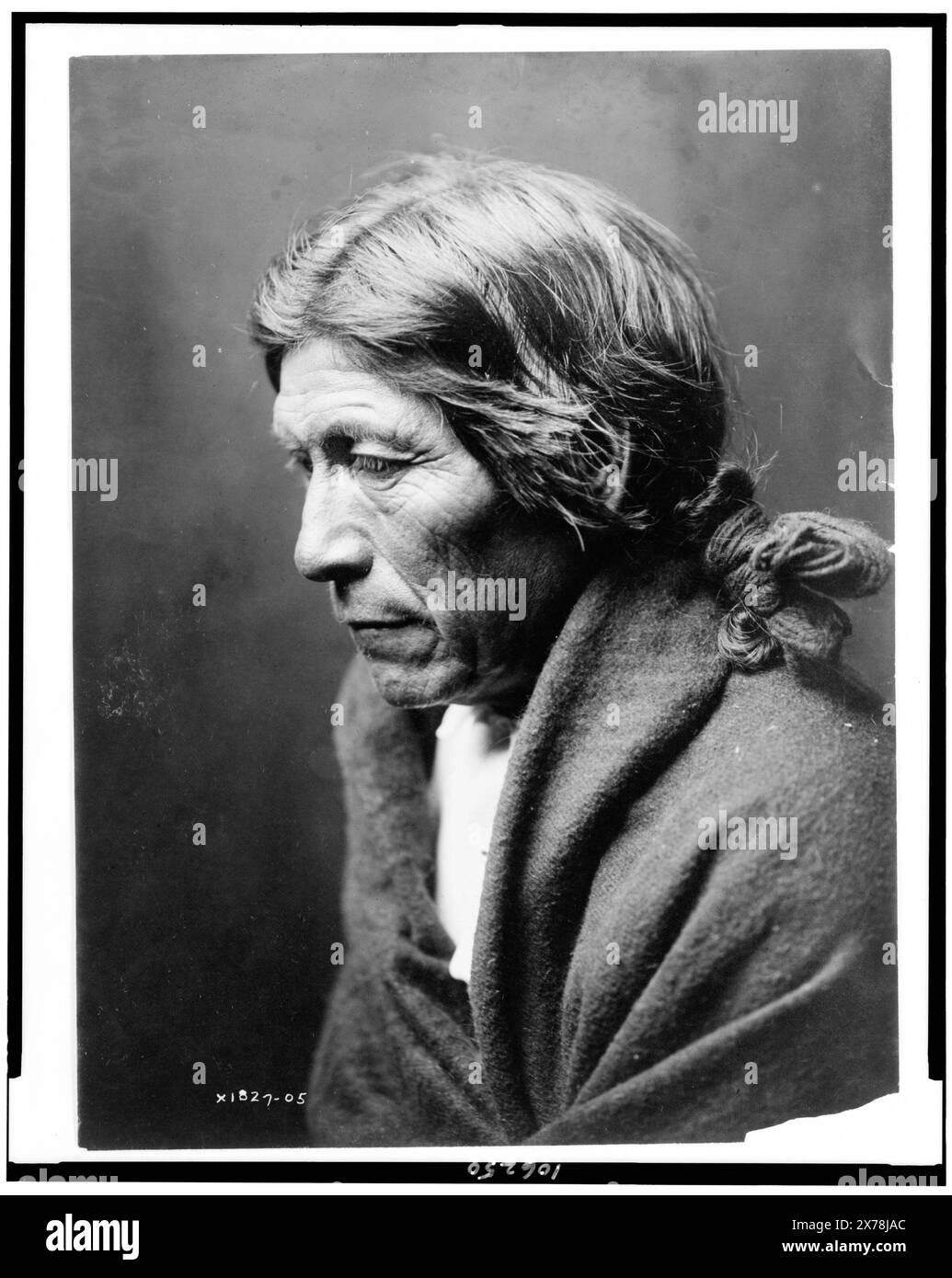 Yew pose a hi-res stock photography and images - Alamy